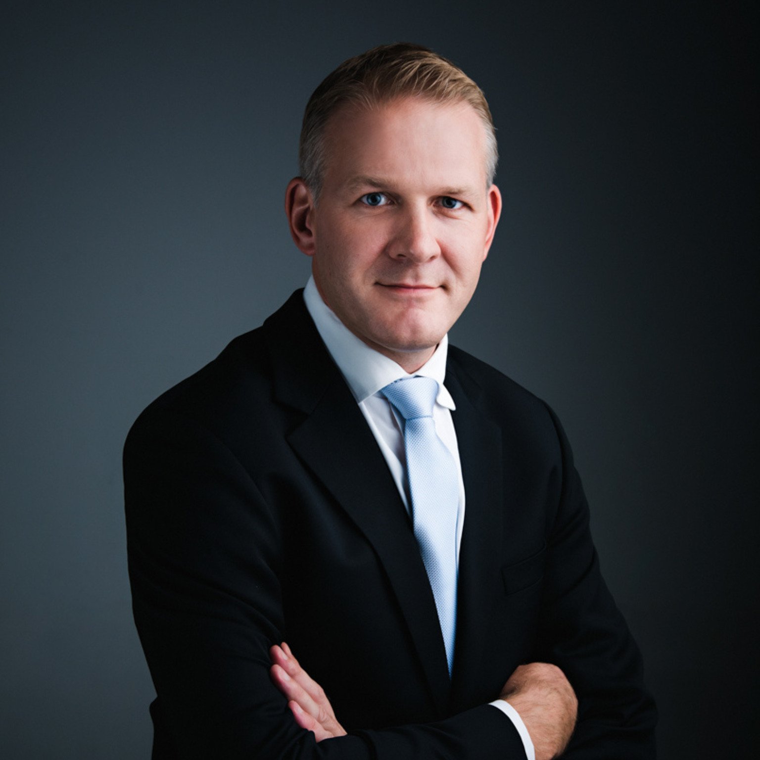 Upgrade Your LinkedIn Presence with a Professional Headshot | Imprint ...